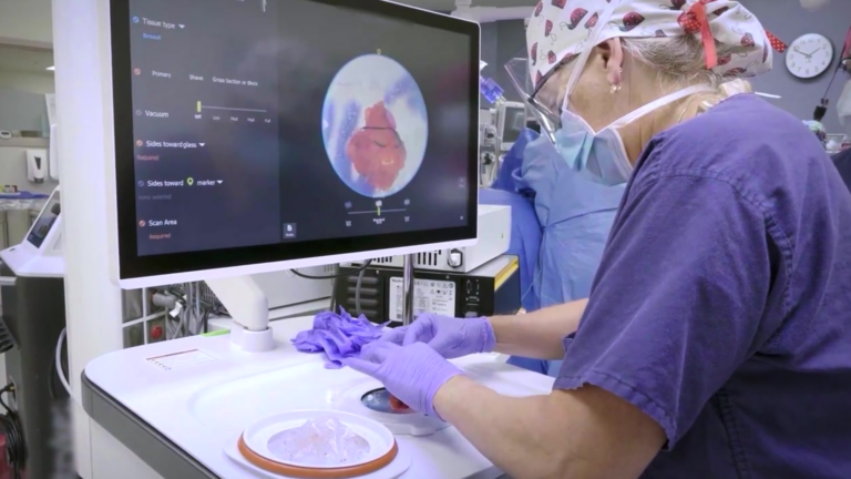 Clear, ultra-high-definition imagery for surgeons during surgery ...